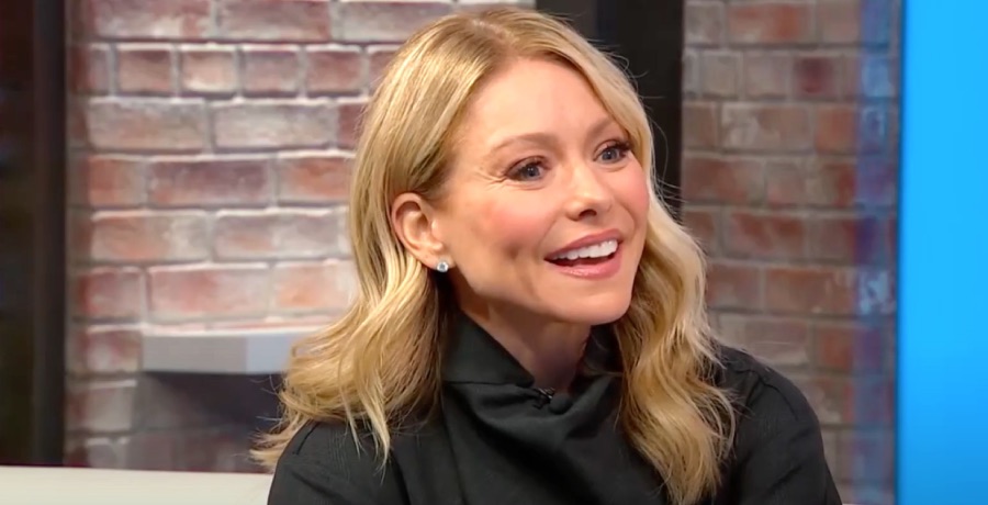 ‘Live’ Kelly Ripa Puts Hubby Mark In Dog House On Air – Daily News