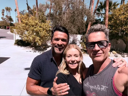Kelly Ripa looks radiant in fresh-faced vacation selfie by the beach in ...