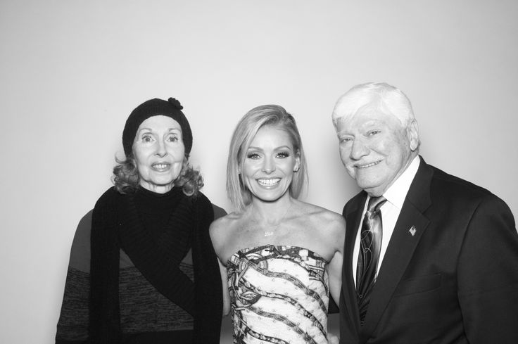 Big Heartbreaking😭News!!! Kelly Ripa’s father, Joseph Ripa, was in a ...